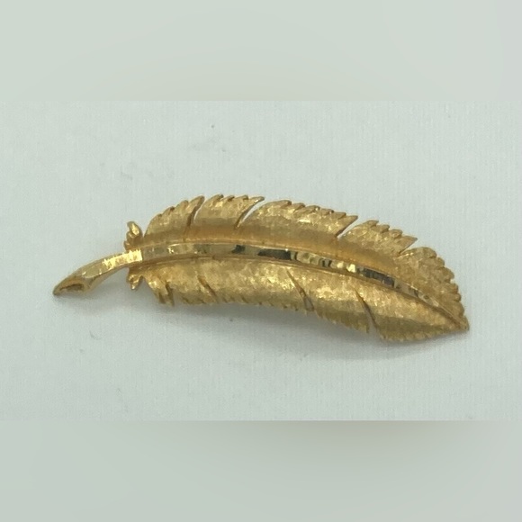 Mamselle | Jewelry | Vintage Mamselle Gold Feather Quill Pin | Poshmark